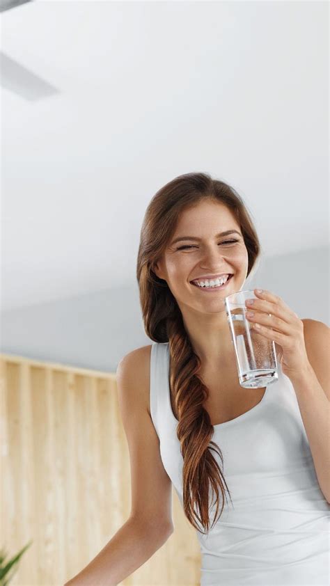 सकाळी उपाशी पोटी पाणी पिण्याचे काय आहेत फायदे What Is The Benefits Of Drinking Water In Morning