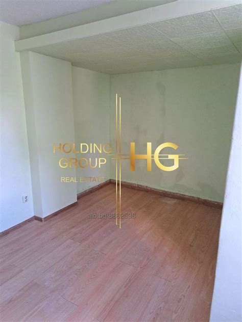 Варна Три отделни стаи във Владиславово Тристаен апартамент 65 кв м Тухла 1990 г 1 етаж Първи