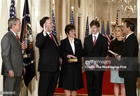 Supreme Court Justice Samuel Alito Jr Photos And Premium High Res