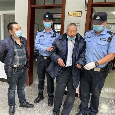 八旬老人，桥下欲轻生！老者