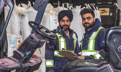 Farm Labour Shortage Posing Great Risk To Canadas Agricultural Producers