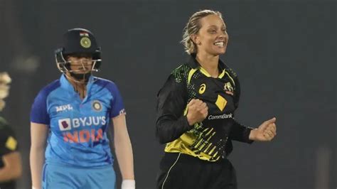 Ind Vs Aus ऋचा हरमन का तूफान भी रहा नाकाम ऑस्ट्रेलिया से सीरीज हारी