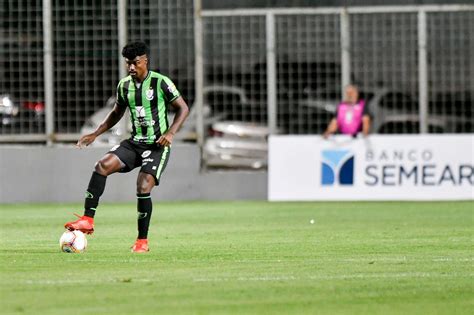 América repudia ofensa racista a zagueiro Eduardo Bauermann