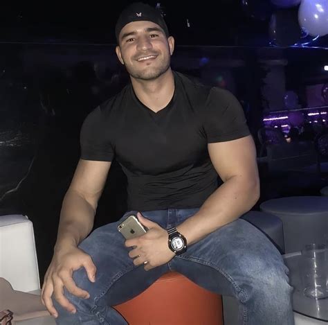 Pin De Arturo Galicia En Atuendo Informal Hombres Robustos Hombres
