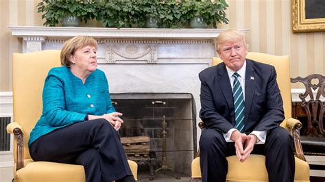 Angela Merkel Packt In Memoiren über Putin Trump Und Schröder Aus