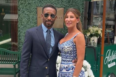 Ex Rangers Star Jermain Defoes Wife Donna Suffers Wardrobe Malfunction