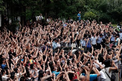 贝克汉姆造访同济大学引发踩踏事件图片频道财新网