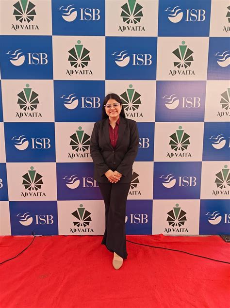 himanshi arora on linkedin marketingmayhem isbhyderabad