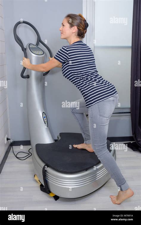 Vibrating Exercise Machine Hi Res Stock Photography And Images Alamy