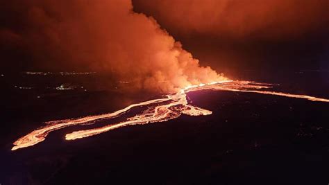 Lava Flow Not Likely To Reach Southern Highway Or Sea