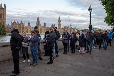 Opinion Post Elizabeth Newsletter The Very British Queue To See The