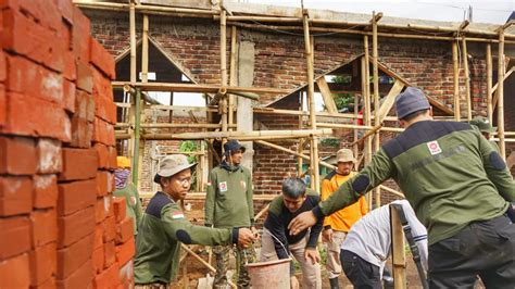 Pks Sumedang Gelar Kembara Bantu Warga Cimanggung Bergotong Royong Pengecoran Masjid