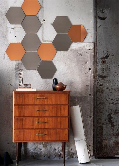 Зеркальная плитка в виде сот в интерьере прихожей | Mirror decor, Decor ...