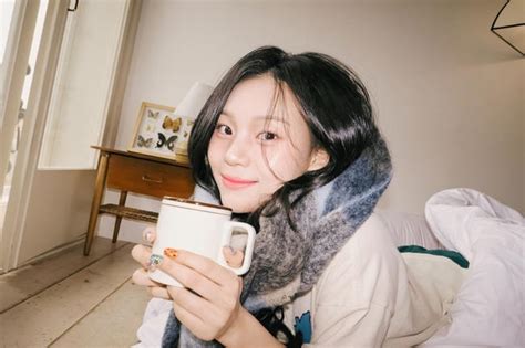 ‘재결합 여자친구 하이브 손잡고 데뷔 10주년 스페셜 컴백