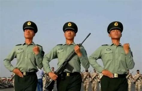 大學在校生當兵留在部隊的幾率大嗎？讓過來學長告訴你 每日頭條