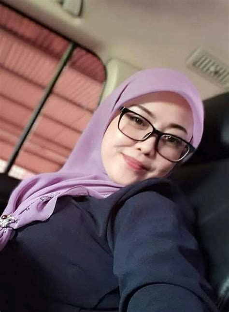 Awek Tudung Hitam Dalam Kereta Andrew Ellison Awek Tudung Hitam Dalam Kereta Andrew Ellison