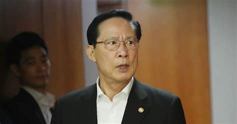 흔들리는 송영무 리더십계엄검토 문건 최초판단 적절 논란