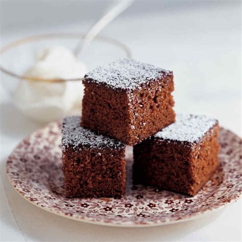 Easy Molasses Cake Recipe