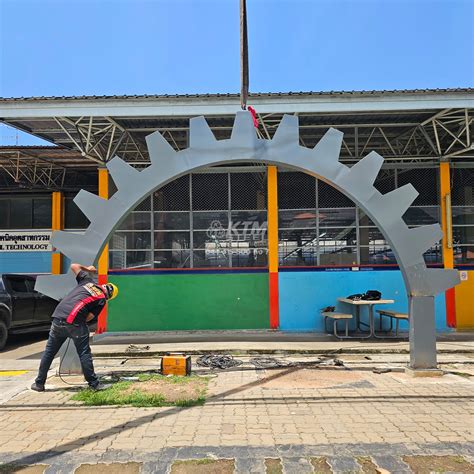 งานโครงเหล็กรูปเฟือง และติดตั้งให้ที่ วิทยาลัยเทคนิคนครราชสีมา Ktmsteel
