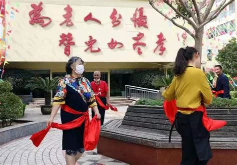 火炬高技术产业开发区 时政要闻 重阳来临，区领导走访看望老年人