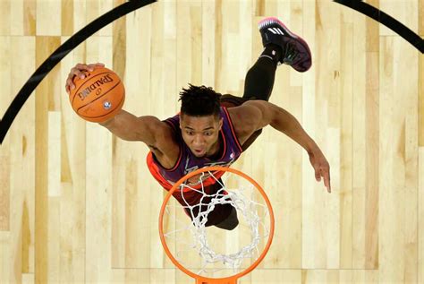 Mitchell Wins The Slam Dunk Crown