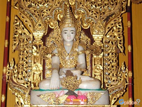 วัดมณีบรรพตวรวิหาร วัดเขาแก้ว