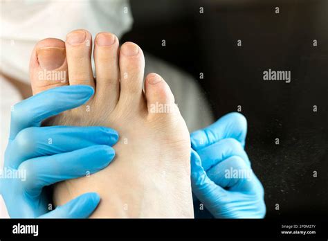 Hardware Pedicure Procedure Сhiropodist Master Processes Feet Female