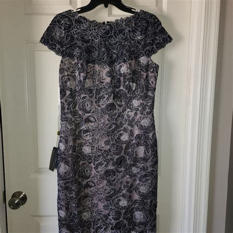 Tadashi Shoji Dresses Tadashi Shoji Rose Motif Lace Sheath Dress