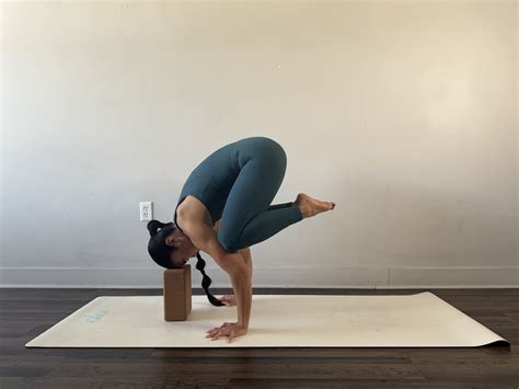 Crow Pose Progression How To Work Up To The Yoga Pose Wellgood