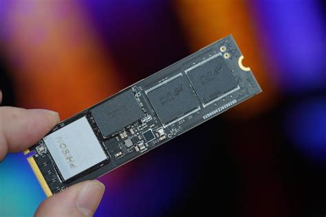 速度狂飙 MB s技嘉大雕 K SSD TB图赏 快科技 科技改变未来