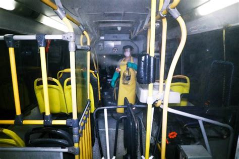Prefeitura Vistoria Sanitização De ônibus Em Garagem De Empresa Am News