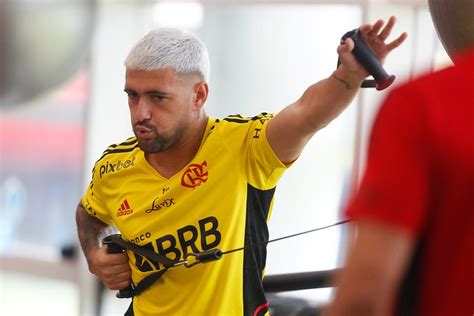 Arrascaeta pode desfalcar o Flamengo por até dois meses para voltar curado