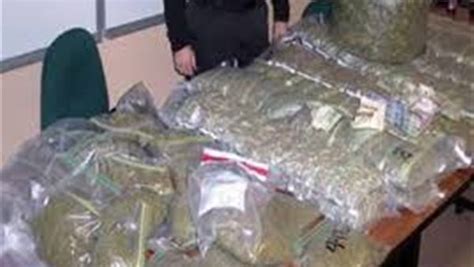 ضبط عاملين بحوزتهما 120 جرام بانجو بسوهاج