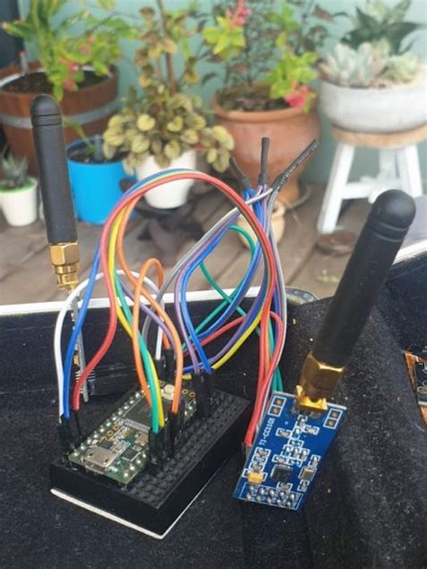 RF Sniffer Open Gates Cars And RF Remote Controlled Devices With