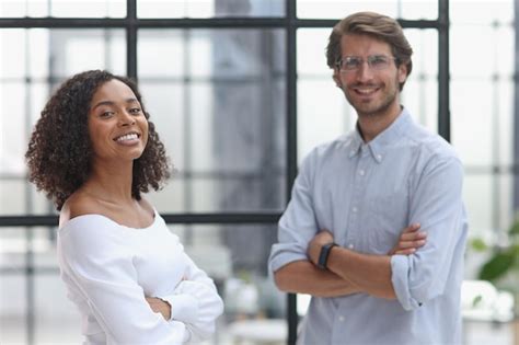 Premium Photo Negotiations In The Office Business Woman Talks With