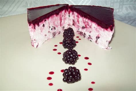 Reteta Mini Tortulete Cu Mousse De Mure Si Jeleu