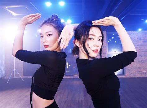 Red Velvet Irene And Seulgi Naughty İçin Koreografi Videosu