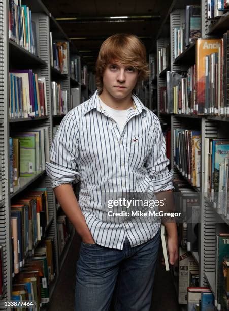 Daniel Harrison People Magazine October 28 2010 Photos And Premium High Res Pictures Getty Images