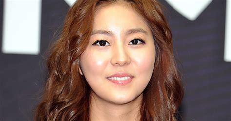 Md포토 유이 뮤직뱅크 안방마님의 여신급 미소