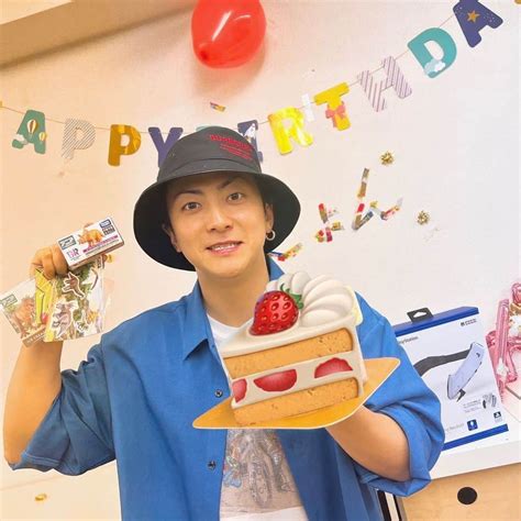 きょんさんのインスタグラム写真 きょんinstagram「誕生日してくれた☺️🎂 また子供みたいなプレゼントもらった笑 ピアス似合っ