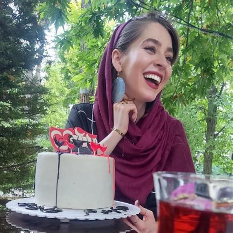 بیوگرافی پریا مردانیان شاپرک سرزمین مادری زندگی شخصی و تصاویر