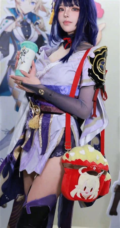 Navia Cosplay Cn Honoka Navia Naviacosplay Cosplay Genshin Genshincosplay Cosplaynavia
