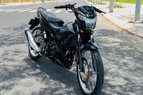 Suzuki Satria F150 Berjubah Hitam Auranya Misterius Tapi Tetap Sporty