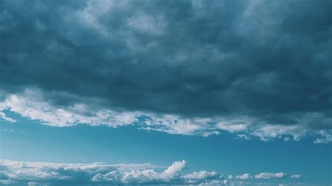 Premium Photo Dark Huge Cloud In Sky Massive Cumulus Clouds Rolling