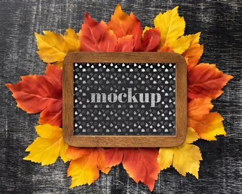 Bovenaanzicht Van Mock Up Frame Met Bladeren Premium Psd Bestanden