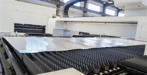 Jak obsługiwać maszynę do cięcia laserowego HARSLE