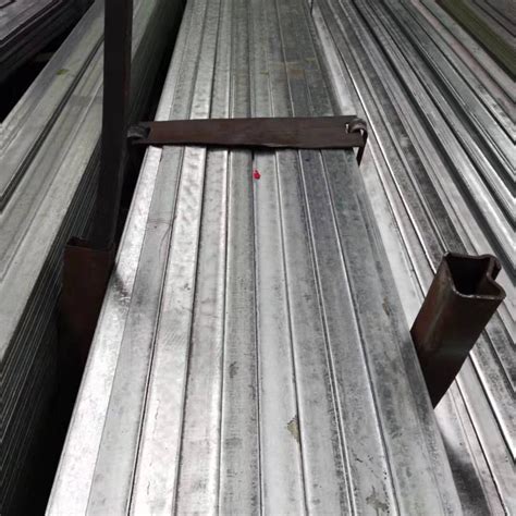 镀锌扁钢 镀锌角钢 镀锌管 镀锌角钢 镀锌槽钢 焊管 天津友储钢铁贸易有限公司