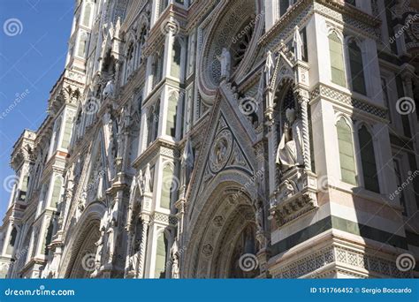 Fachadas De Los Edificios Monumentales De La Ciudad De Florencia Foto