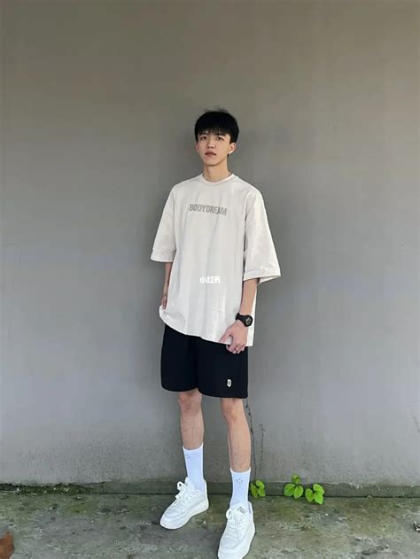 夏日男大学生穿搭 花瓣网