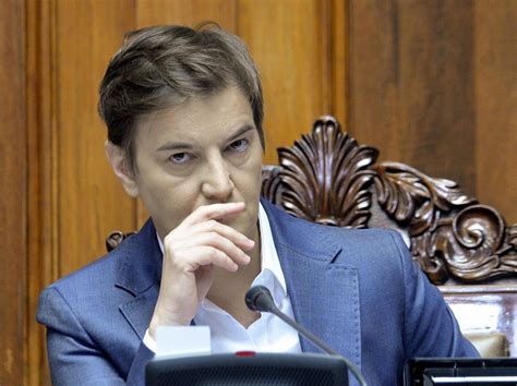 Brnabić o protestu ispred RTS a Organizator pozvao okupljene da